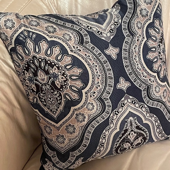 Holiday | Pillows | Poshmark
